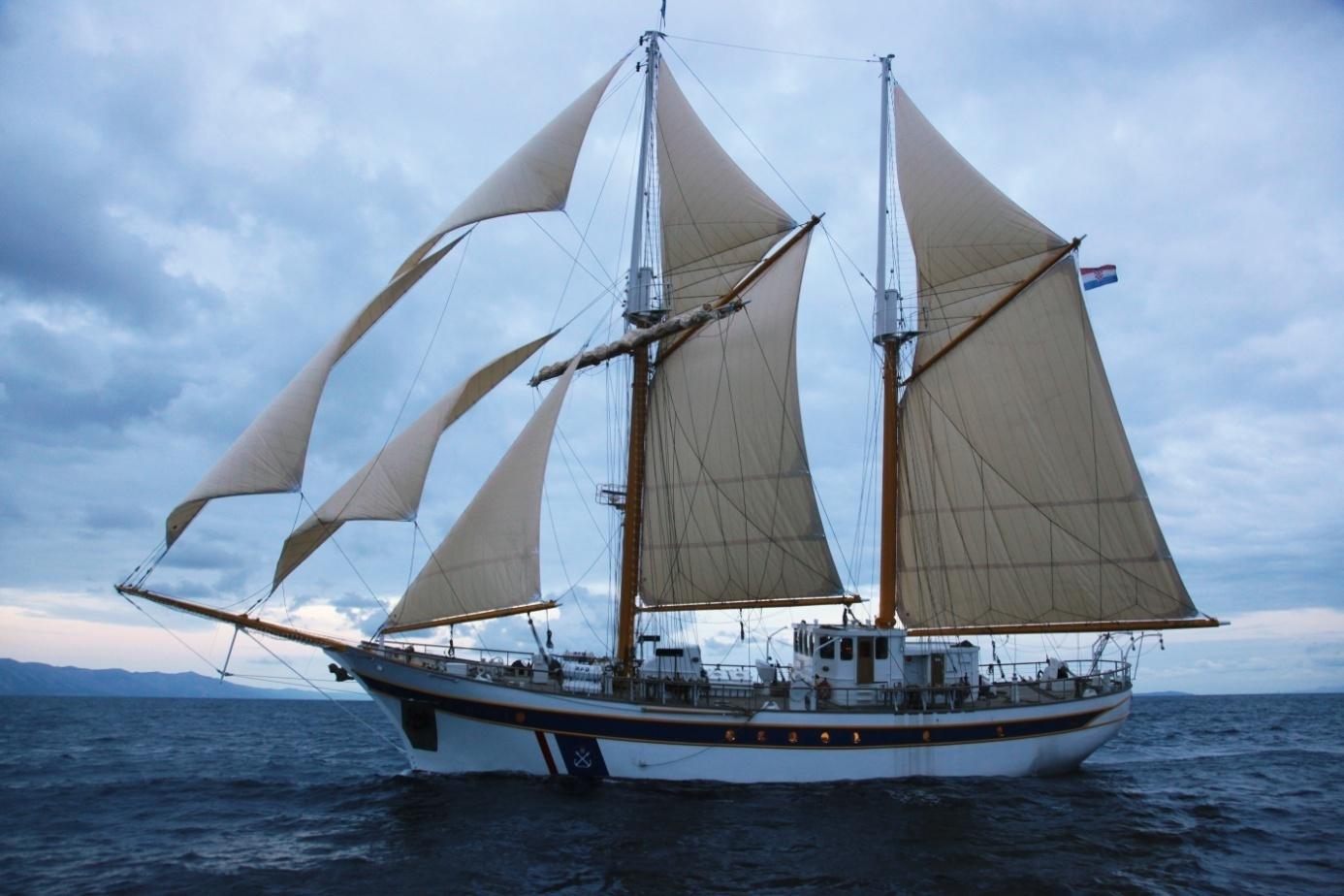 KRALJICA MORA - Yacht Design