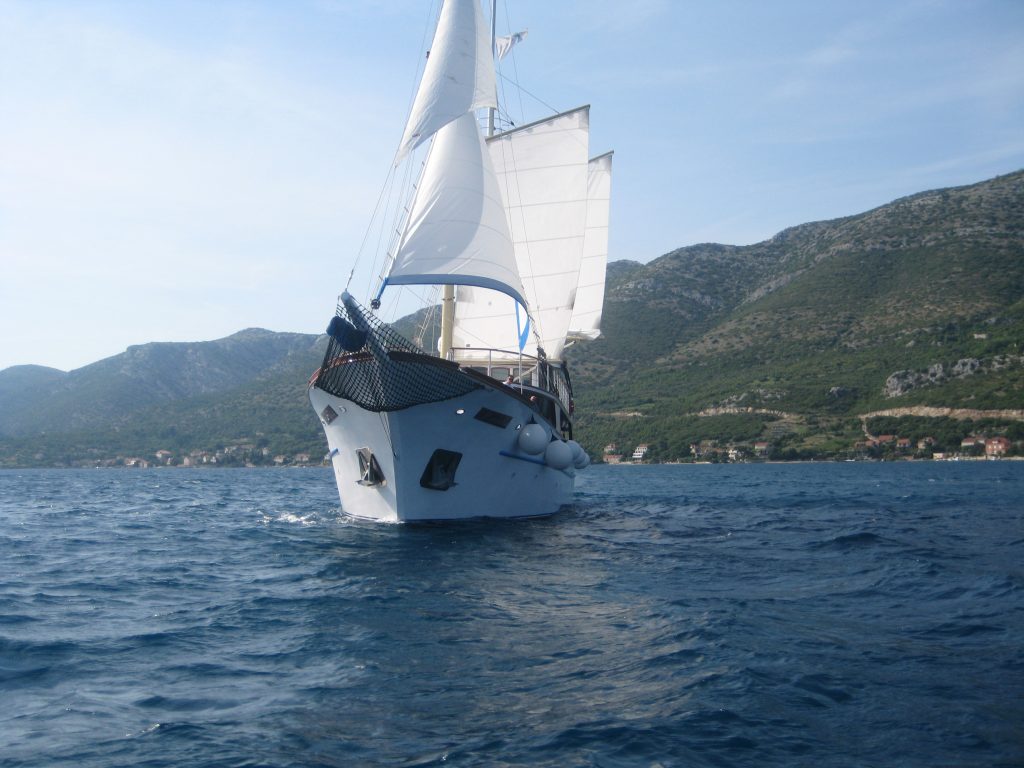 MENDULA - Yacht Design